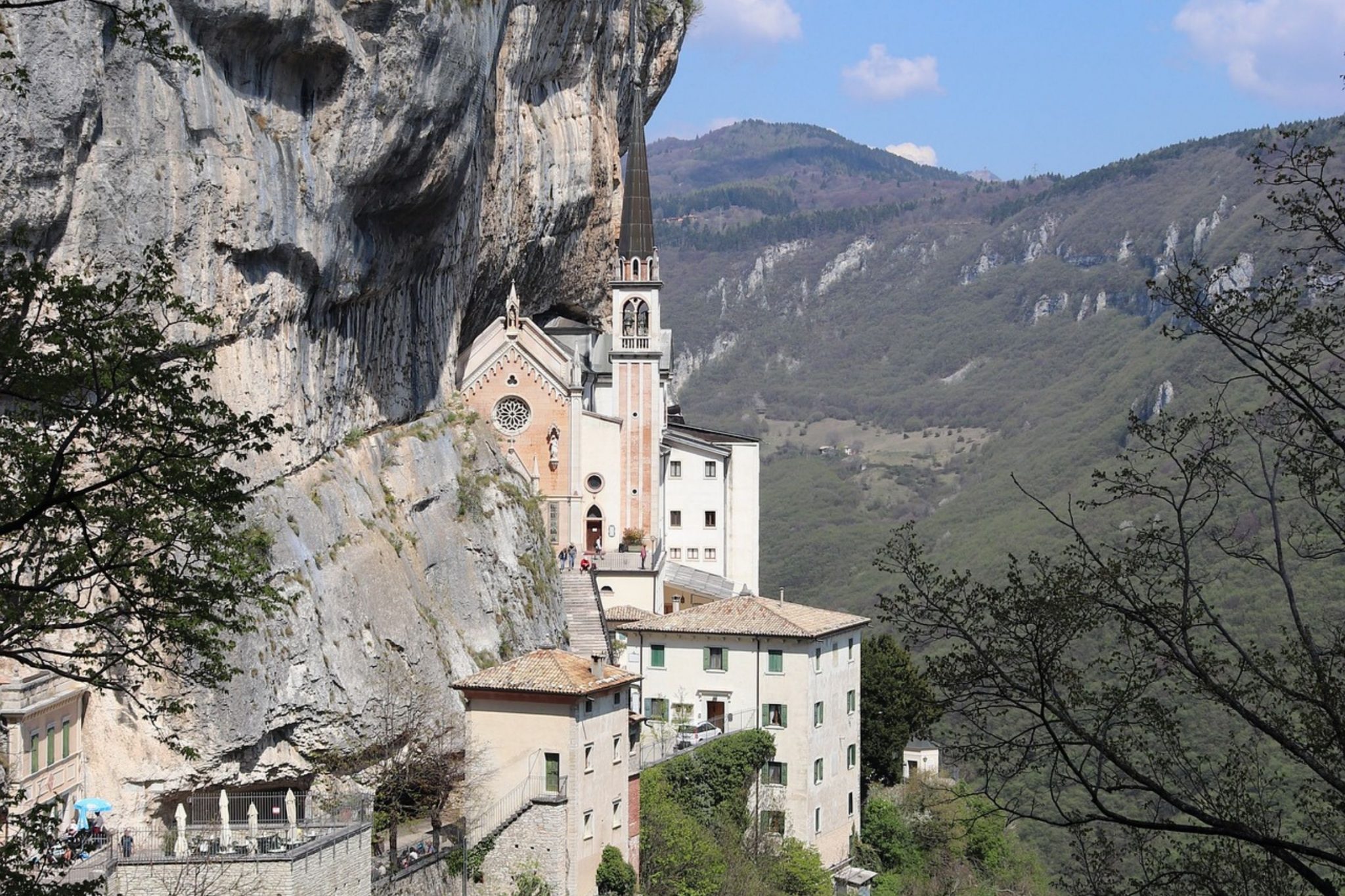 8 Beautiful Shrines of Europe - Joe Walsh Tours